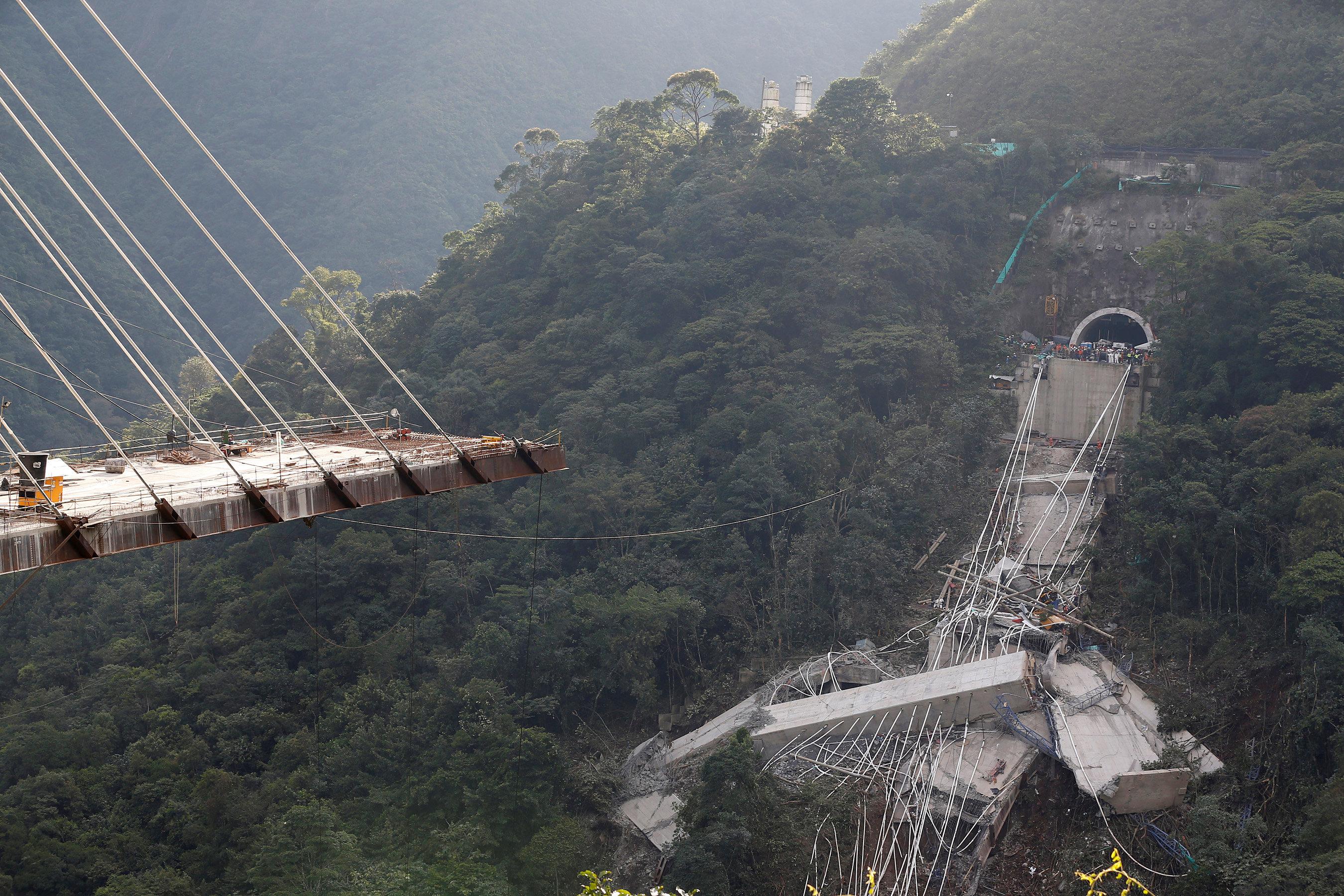 Collapse of Colombian bridge kills nine workers, injures five | GMA ...