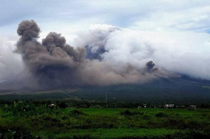 Here's why that photo of Mount Mayon is trending | GMA News Online