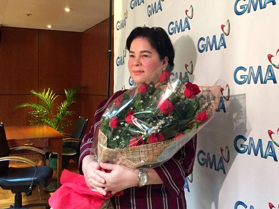 Jaclyn Jose remains a loyal Kapuso as she renews contract with GMA ...