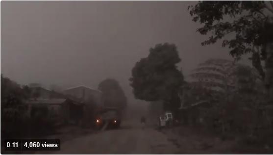 Sky turns dark as ashfall from Mayon Volcano blankets Albay town | GMA ...