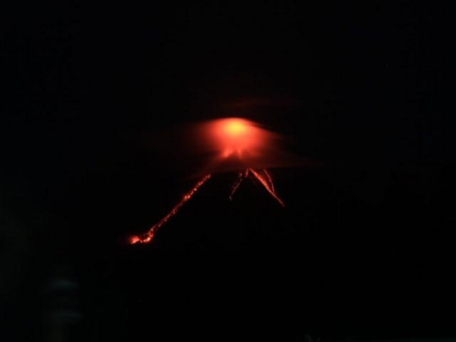 PHIVOLCS: Mayon’s ‘moderately-sized’ activity, nothing like 1814’s ...