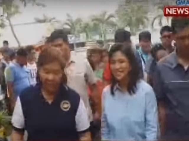 VP Robredo visits Mayon evacuees, sees needs for more sleeping mats ...