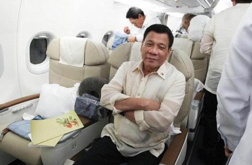 Palace: Duterte healthy despite vomiting on plane | GMA News Online