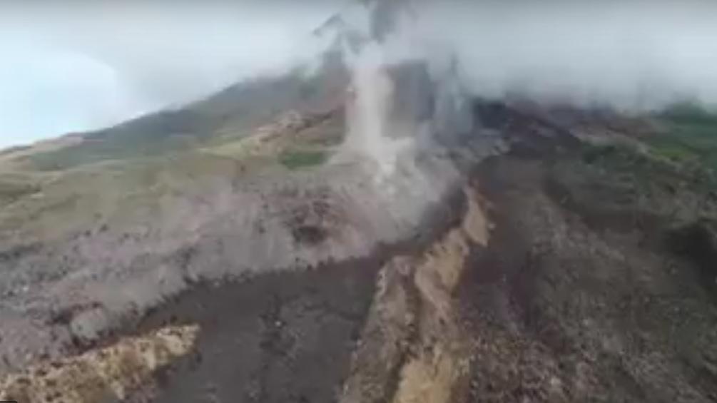 Lava, pyroclastic flow reach 4.6 kms on Mayon gully | GMA News Online