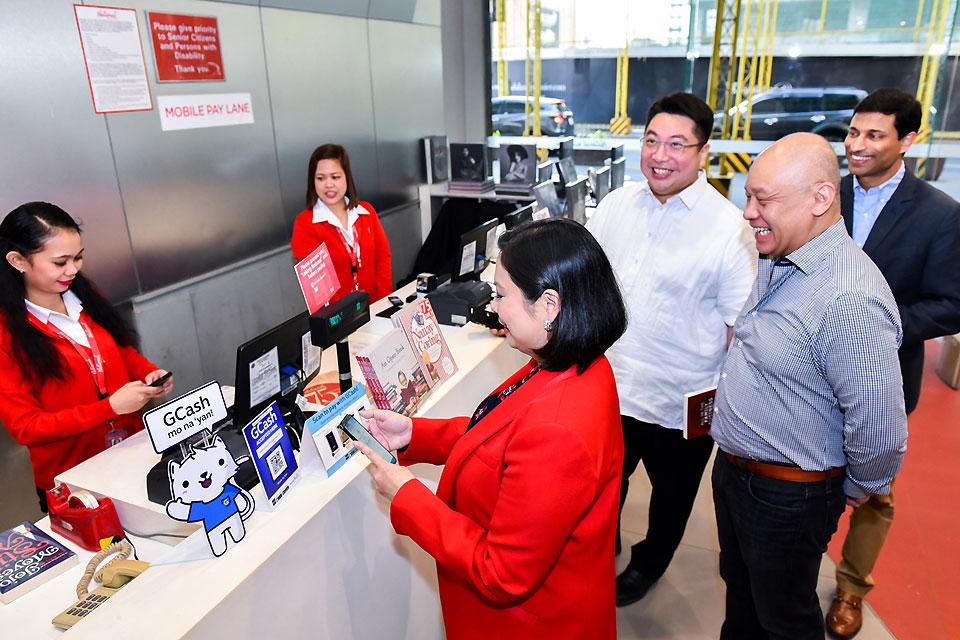 National Book Store Goes Cashless To Offer GCash Scan to pay GMA national-book-store-goes-cashless-to-offer-gcash-scan-to-pay-gma