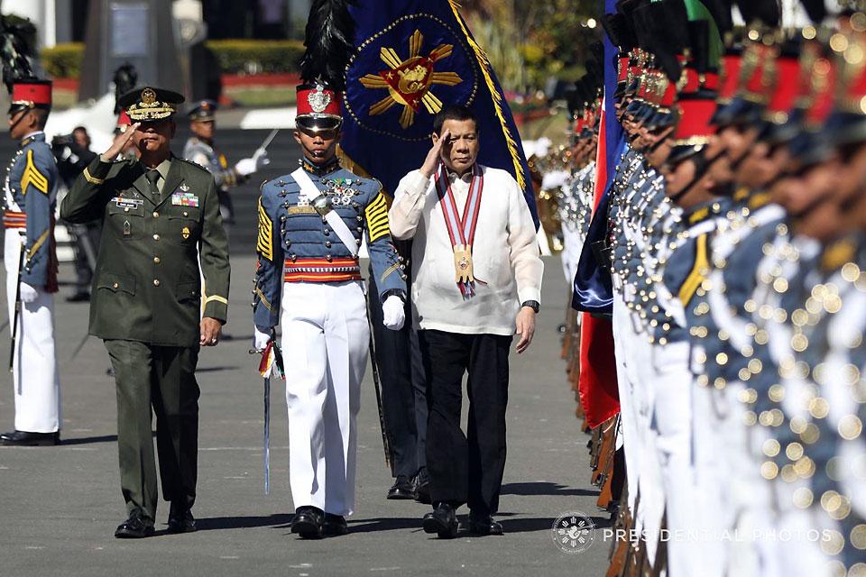 Duterte graces 2018 PMA graduation rites in Baguio | Photos | GMA News ...