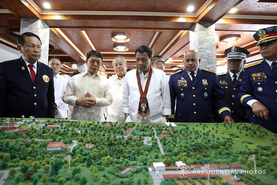 Duterte at 39th PNPA graduation rites | Photos | GMA News Online