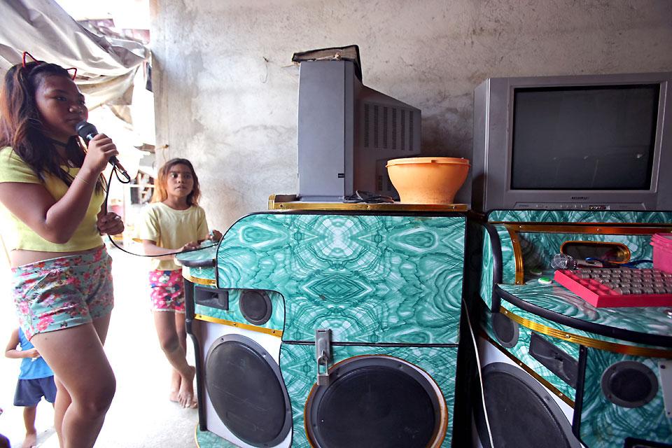 Karaoke, videoke days are numbered | Photos | GMA News Online