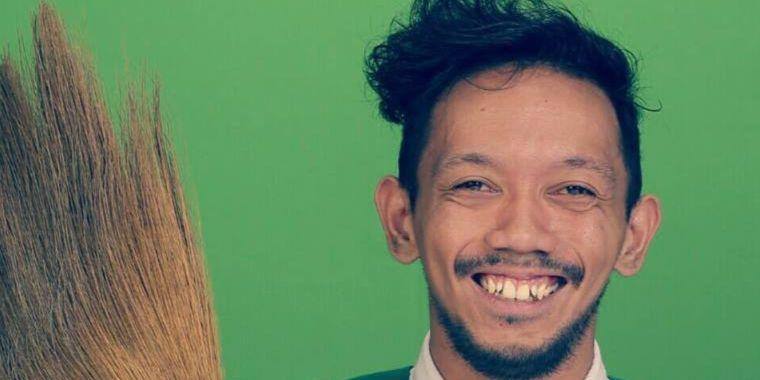 The student who graduated with the help of a broom | GMA News Online