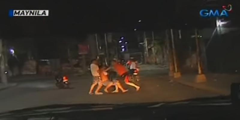 Lalaking nahuli-cam na ginugulpi sa kalye, pulis pala | Balitambayan Lalaking nahuli-cam na ginugulpi sa kalye, pulis pala | Balitambayan