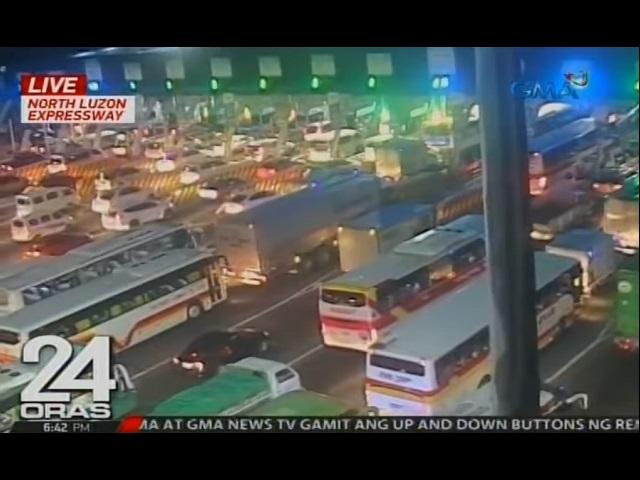 Heavy traffic at NLEX, SLEX as people exit Metro Manila | GMA News Online