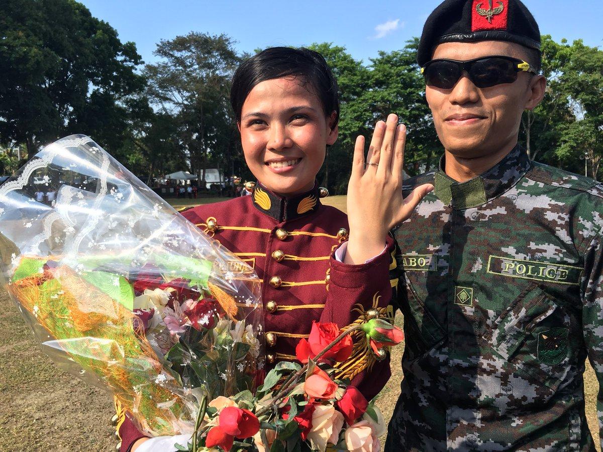SAF commando proposes to girlfriend after PNPA graduation | GMA News Online