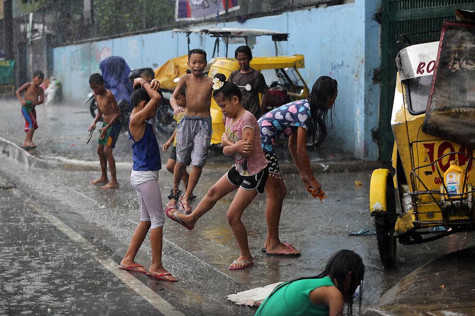 Habagat, thunderstorms to affect country | GMA News Online