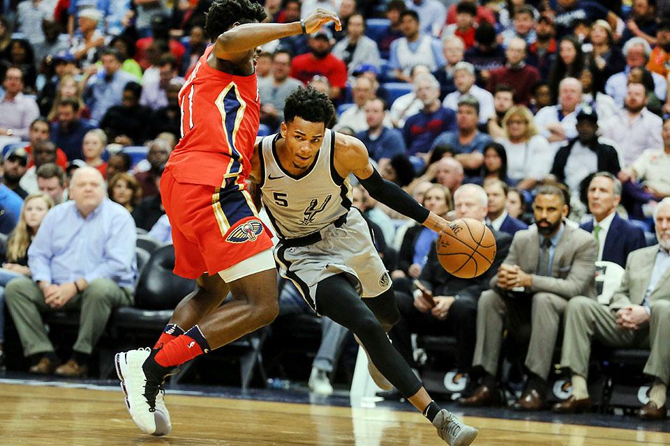 Spurs PG Murray hurts knee, will have MRI | GMA News Online
