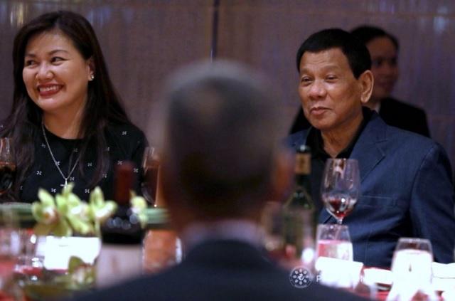 Duterte, Honeylet spend dinner with friends in Hong Kong | GMA News Online
