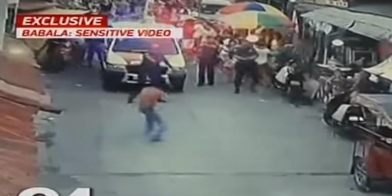 Lalaking lango raw sa droga, nag-amok at nanugod ng pulis kaya binaril ... Lalaking lango raw sa droga, nag-amok at nanugod ng pulis kaya binaril ...