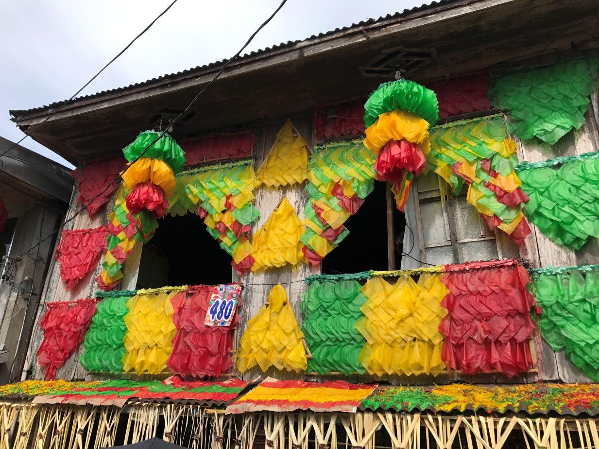 1M turista dumagsa sa Pahiyas Festival sa Lucban, Quezon | GMA News Online