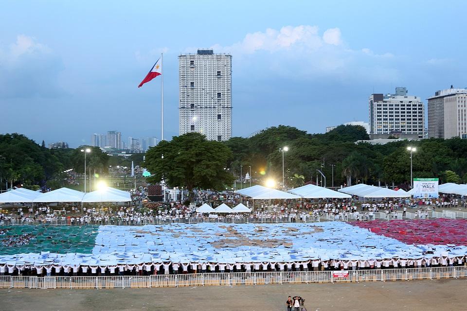 Iglesia Ni Cristo nabs world record for longest human sentence | GMA ...