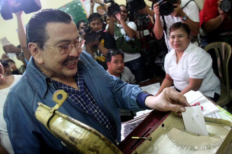 Erap keen to face Alfredo Lim during 2019 Manila mayoralty race | GMA ...