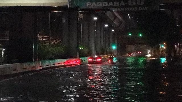 Overnight rains due to habagat enhanced by Domeng flood parts of Metro ...