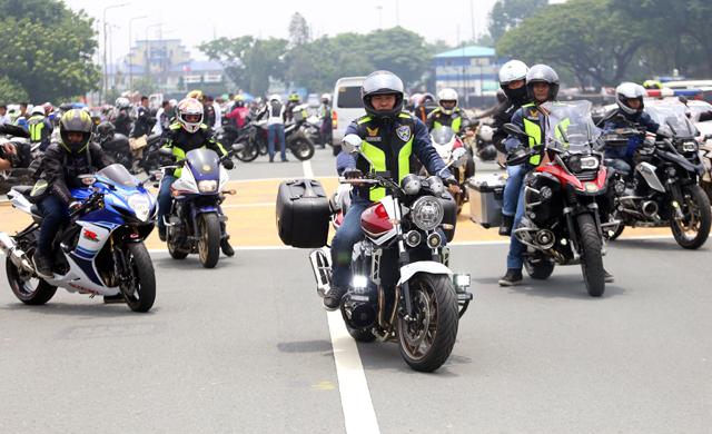 PNP to add 10,000 PO1 positions in 2019 —DBM | GMA News Online