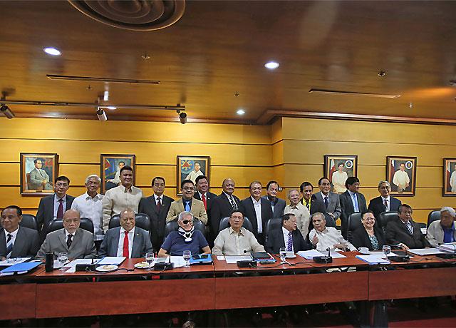 Ex-CJ Puno touts federalism as ‘antidote’ to concentration of gov’t ...