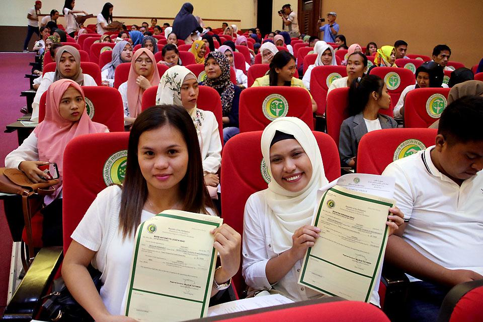 ARMM deploys 330 new teachers to Maguindanao | Photos | GMA News Online