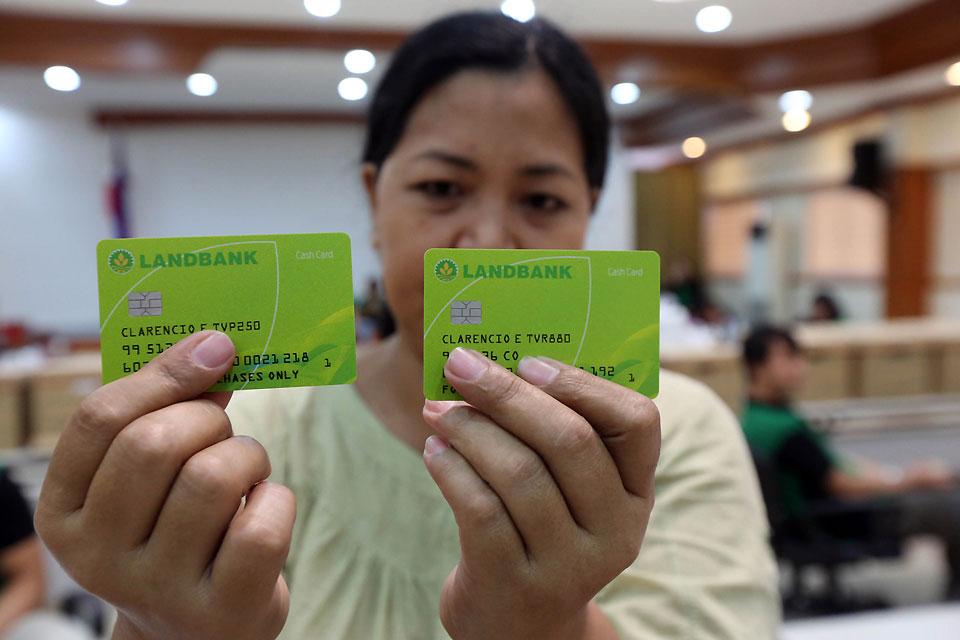 LTFRB starts distribution of fuel subsidy cards | Photos | GMA News Online