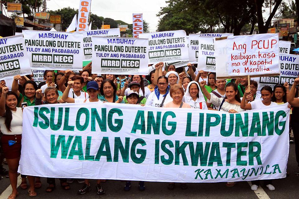 Duterte supporters gather near Batasan complex | Photos | GMA News Online