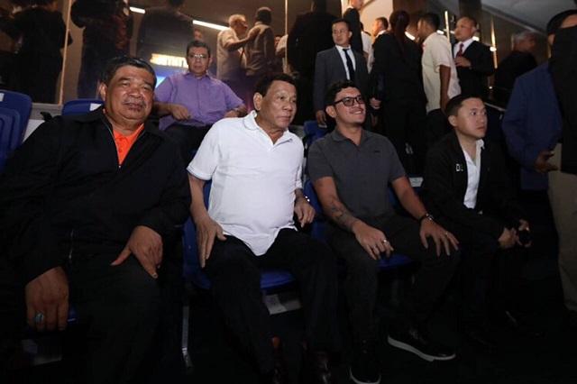 Duterte watches Pacquiao vs. Matthysse | GMA News Online