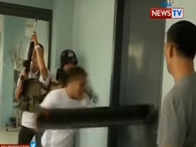 Police station sa Muntinlupa, sinalakay ng mga pulis; mga 'kabaro' na ... Police station sa Muntinlupa, sinalakay ng mga pulis; mga 'kabaro' na ...