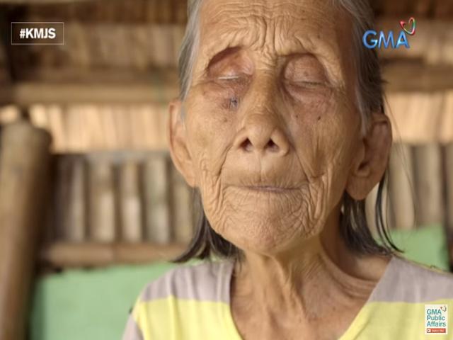 Ang nakaaantig na hiling ng bulag na si Lola Calay sa nawalay na anak ... Ang nakaaantig na hiling ng bulag na si Lola Calay sa nawalay na anak ...