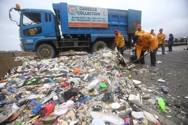 Three-day Roxas Boulevard cleanup yields 10 trucks of garbage