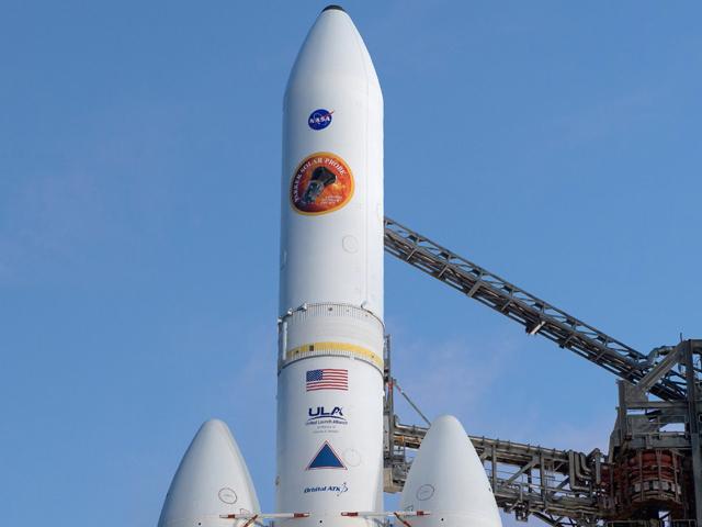 NASA blasts off historic probe to 'touch Sun' | GMA News Online