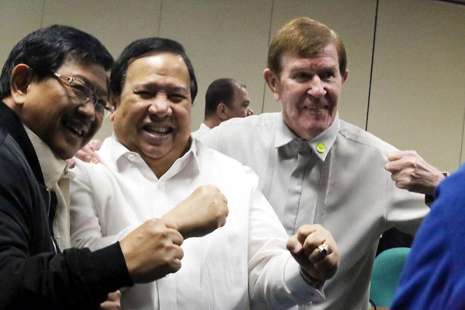Duterte signs law granting Filipino citizenship to international boxing ...
