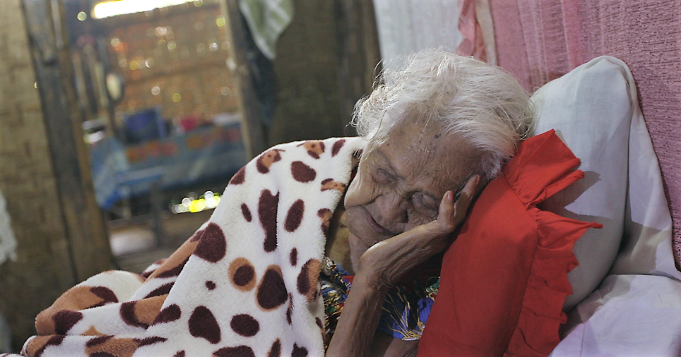 Centenarian ng Negros Occidental, kilalanin sa 'Front Row' | GMA News ...