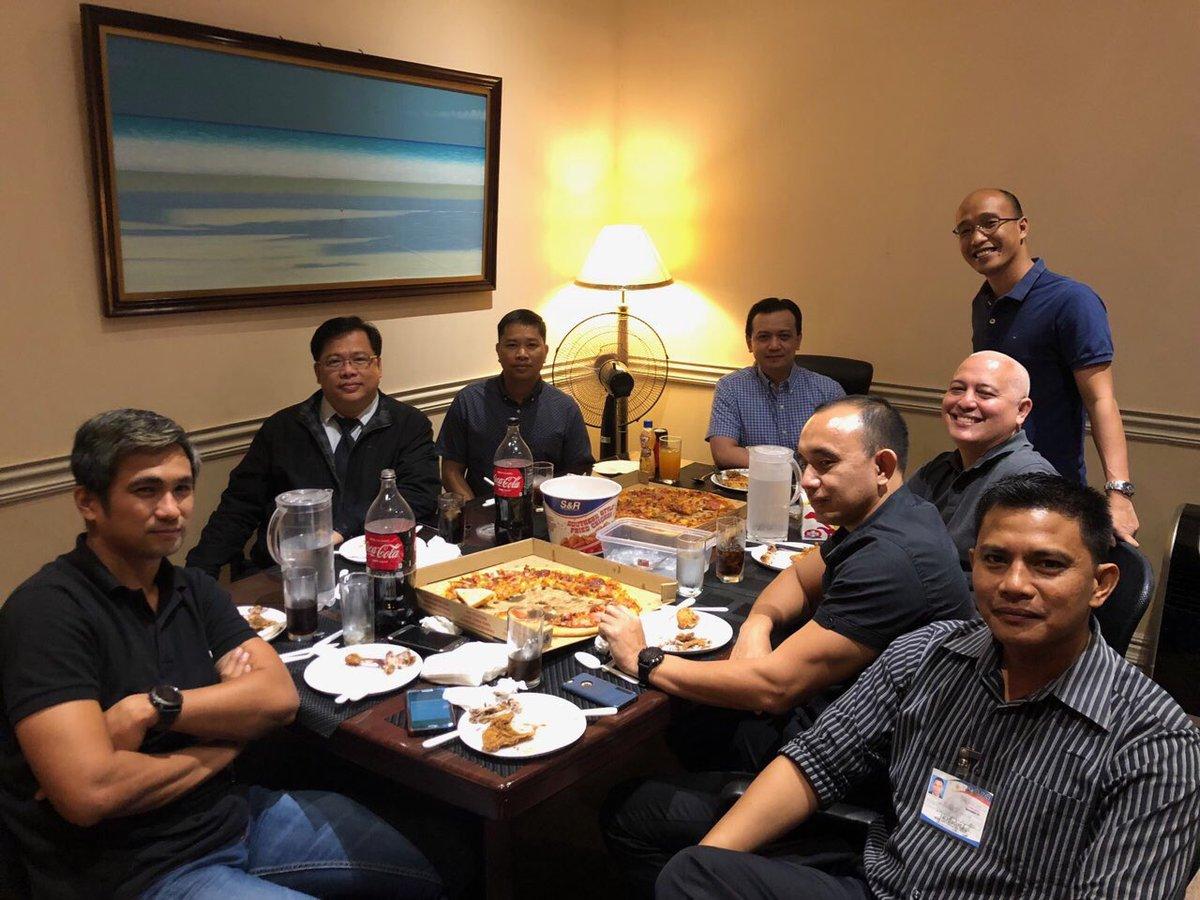 Trillanes meets Magdalo officers over lunch | GMA News Online