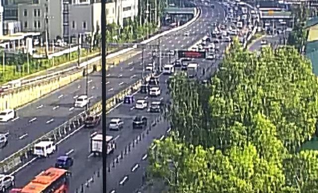 SLEX still smooth-flowing but ready for influx of vehicles in afternoon ...