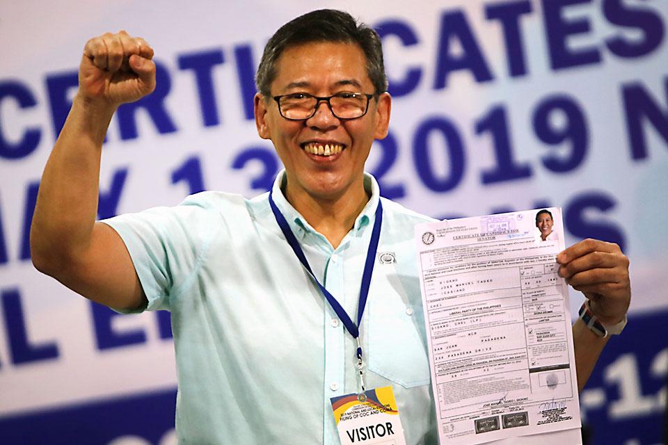 Diokno on Marcoses: We never demanded apology because it should be ...