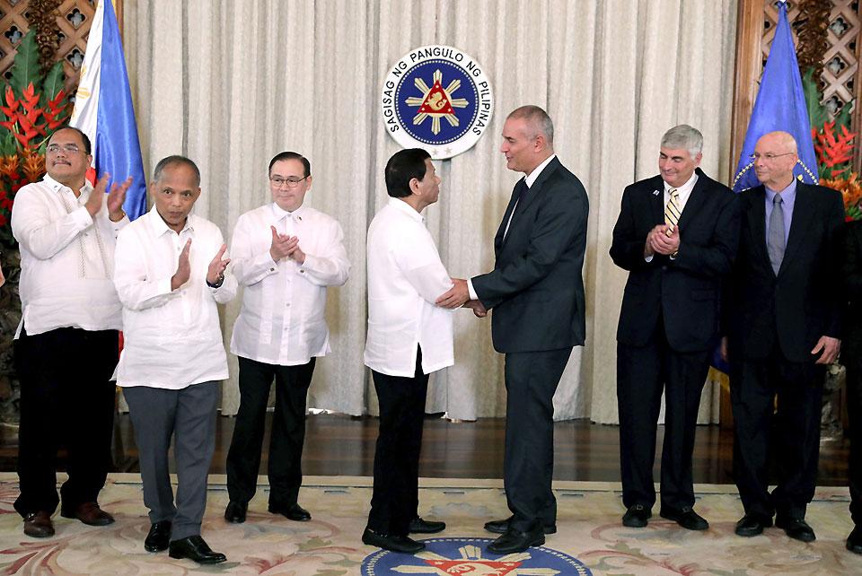 Duterte, Cusi sign oil exploration deal with Israeli firm | GMA News Online