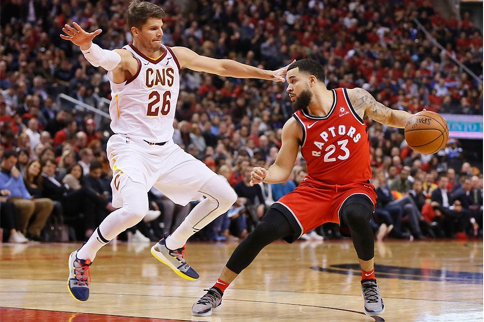 Leonard, Lowry lead Raptors past Cavs | GMA News Online