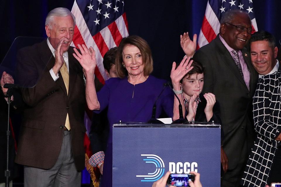Nancy Pelosi wins bid to lead Democrats in US House | GMA News Online