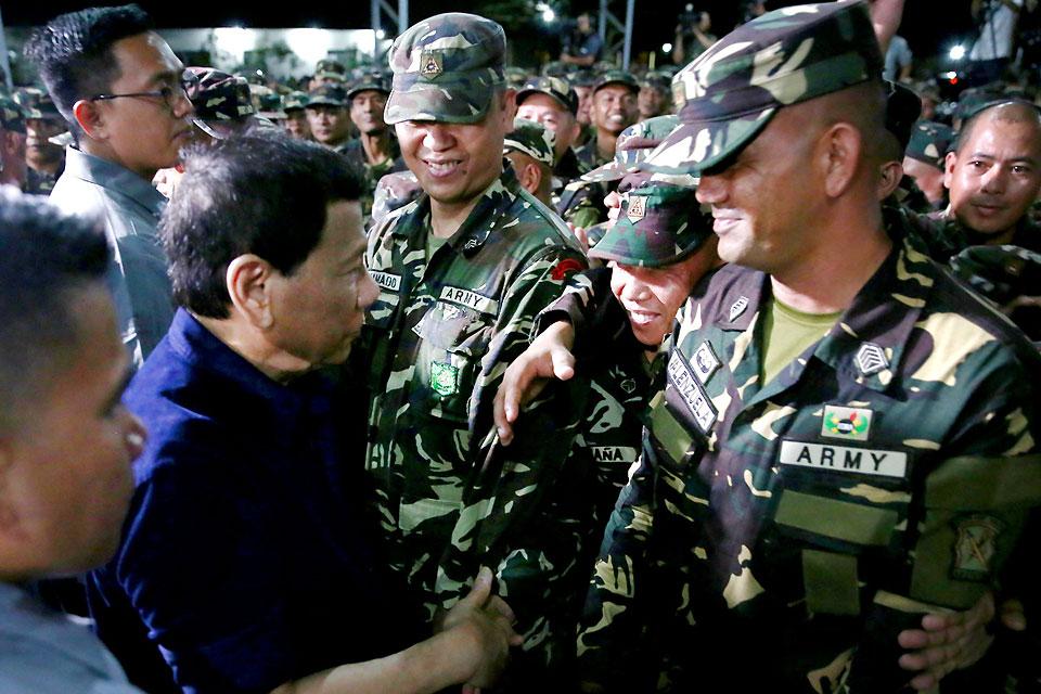 Duterte at 35th ARESCOM anniversary | Photos | GMA News Online