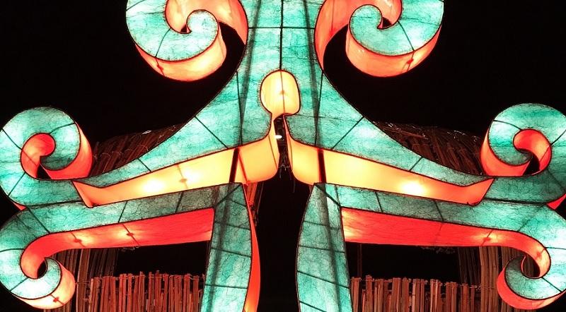 UP ushers in Christmas season with traditional lighting ceremony | GMA ...