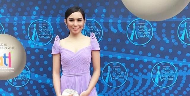 Kyline Alcantara stuns in Filipiniana in Singapore red carpet