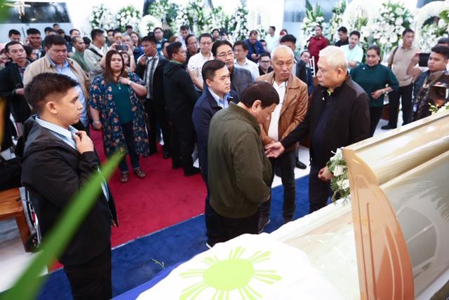 Duterte pays his last respects to Vicente Pimentel Jr. | Photos | GMA ...