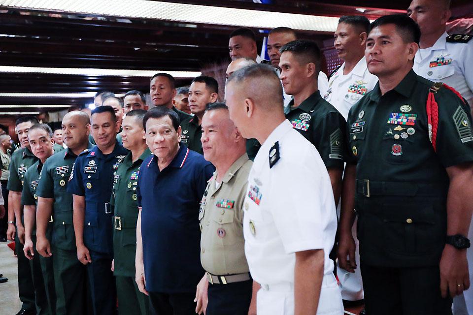 Duterte eyes pension system, bank for soldiers, cops, other uniformed ...