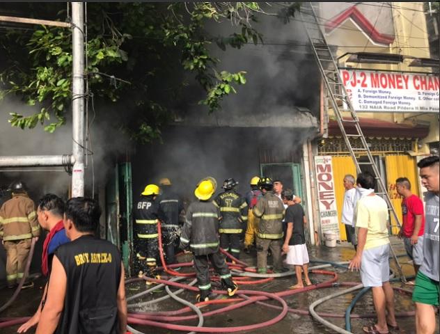 Fire hits building on NAIA Avenue in Pasay | GMA News Online