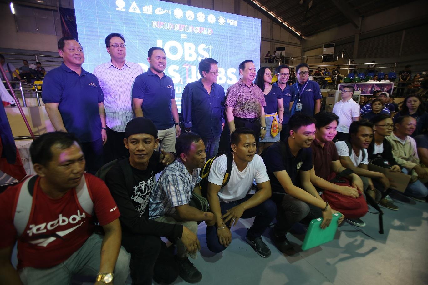 Subic fair offers 30,000 jobs; some applicants land job on the spot | GMA News Online