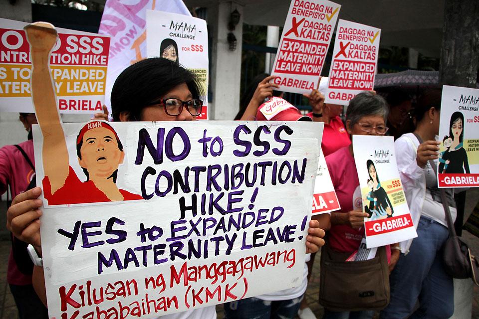 Women's groups slam increase in SSS contribution | Photos | GMA News Online